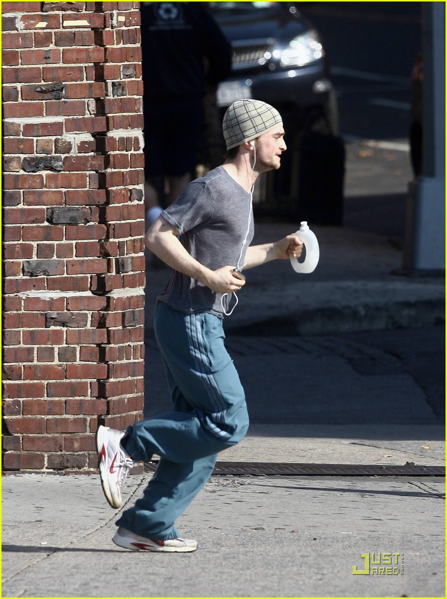 Daniel Radcliffe Jogs For Joy: Photo 1509231 | Daniel Radcliffe Photos ...