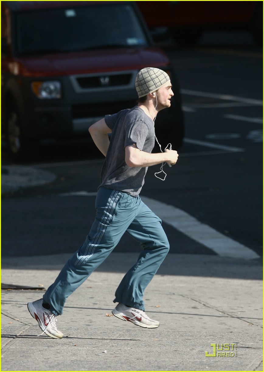 Daniel Radcliffe Jogs For Joy: Photo 1509261 | Daniel Radcliffe Photos ...