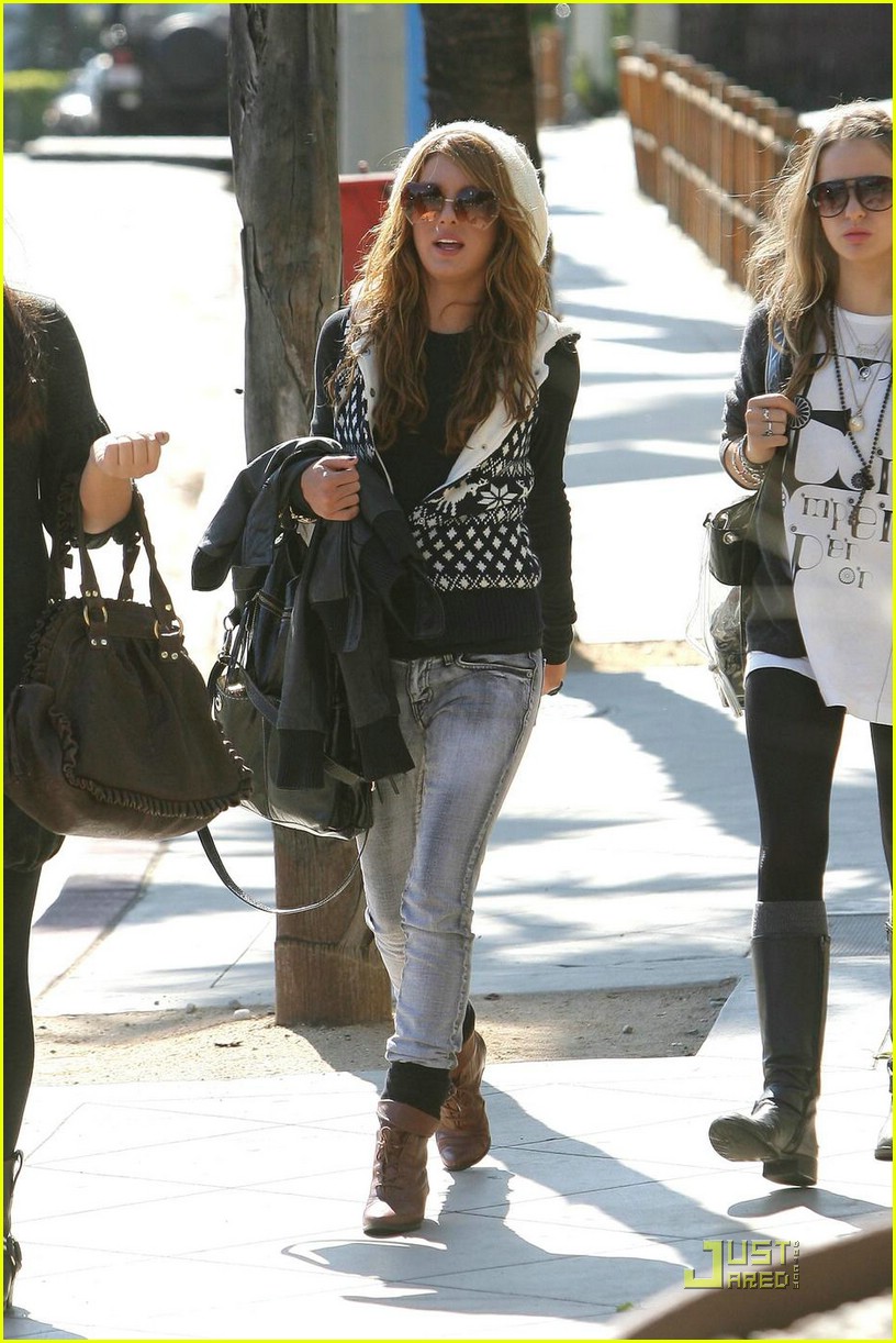 Shenae Shoots to Chateau: Photo 1474891 | Shenae Grimes Photos | Just ...