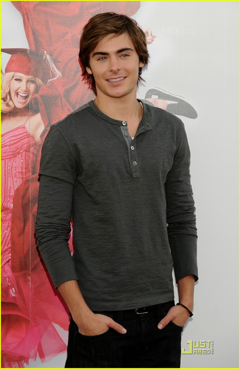 Zac & Vanessa: Spain Sweethearts: Photo 1457551 | Vanessa Hudgens, Zac ...