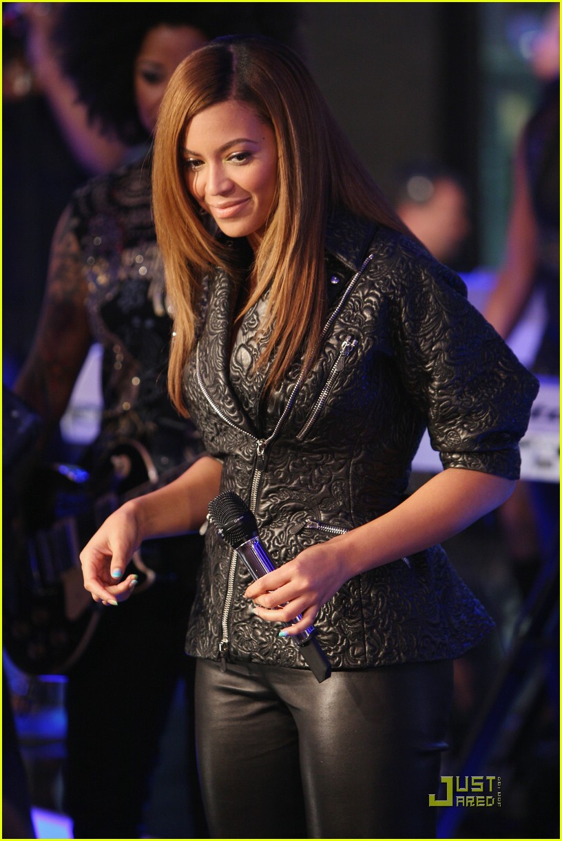 Beyonce Takes Over TRL: Photo 1549081 | Beyonce Knowles Photos | Just ...