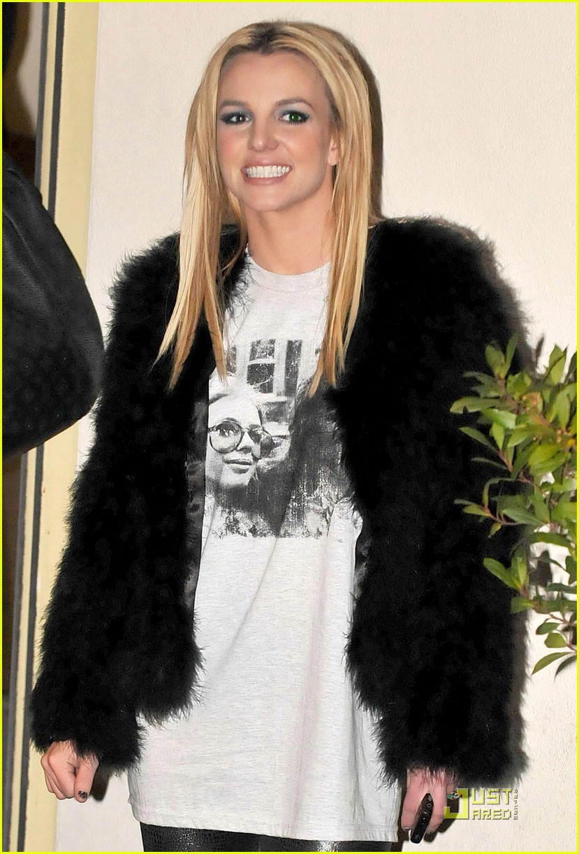 Britney Spears Shows Off Her X-Factor: Photo 1571991 | Britney Spears ...