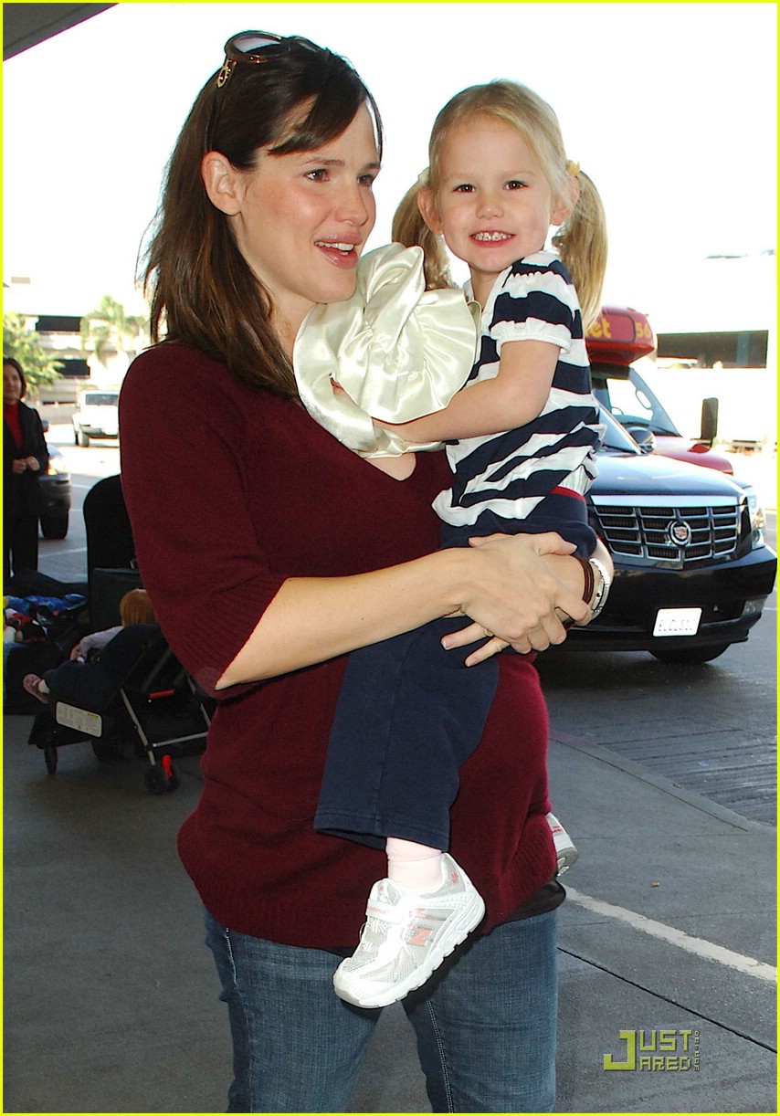 Jennifer Garner Busts Burky: Photo 1557361 | Ben Affleck, Celebrity ...