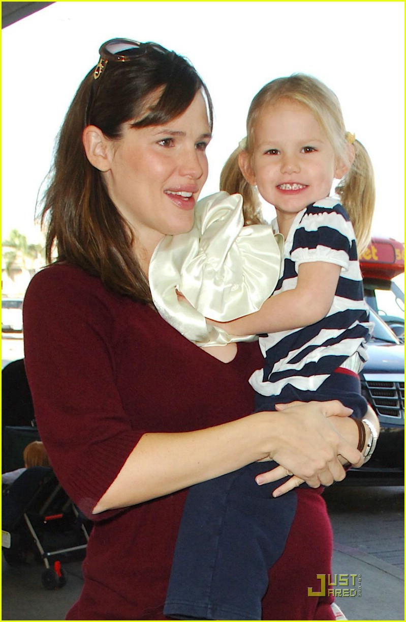 Jennifer Garner Busts Burky: Photo 1557401 | Ben Affleck, Celebrity ...