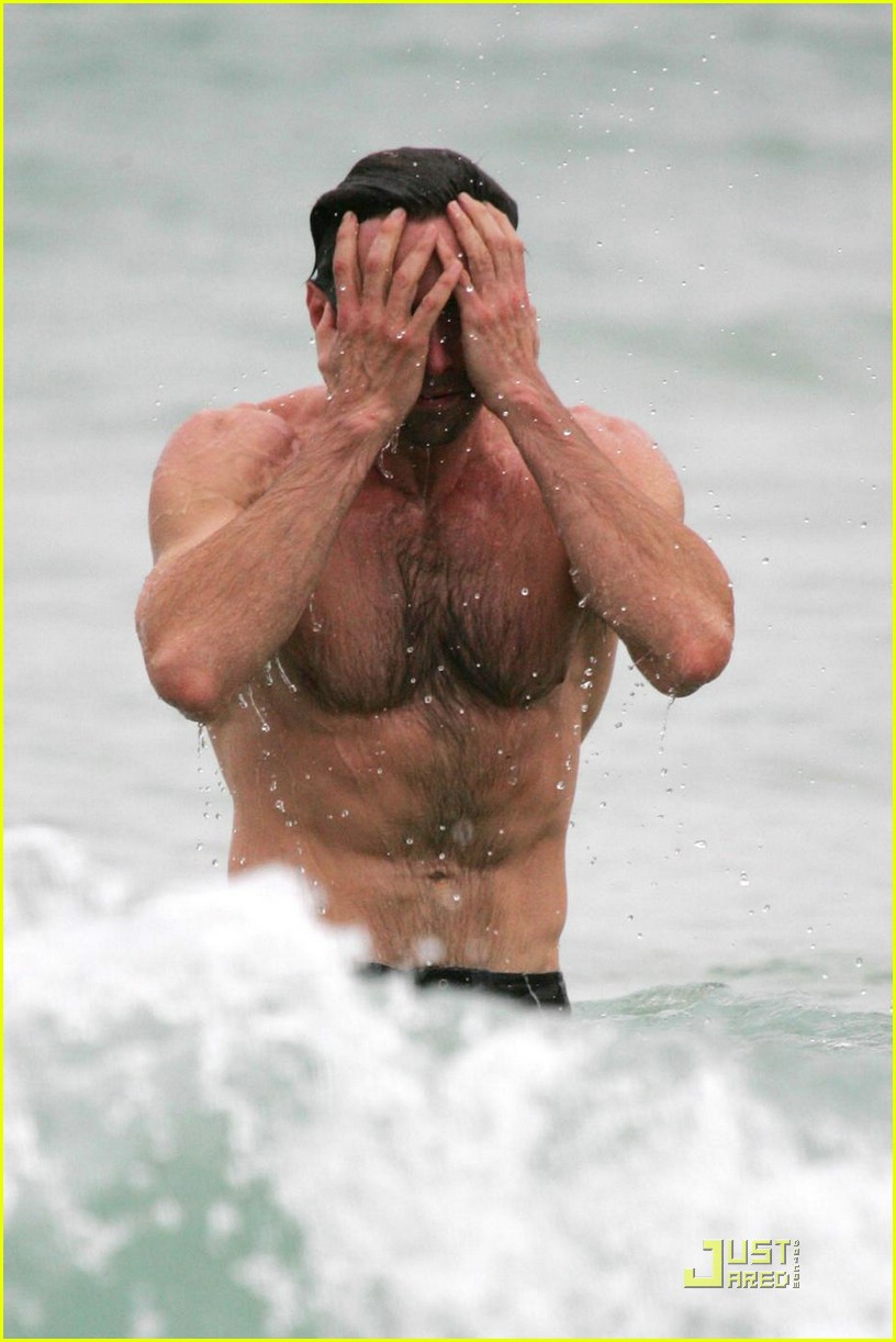 Hugh Jackman is Bondi Beach Buff: Photo 1546951 | Hugh Jackman ...