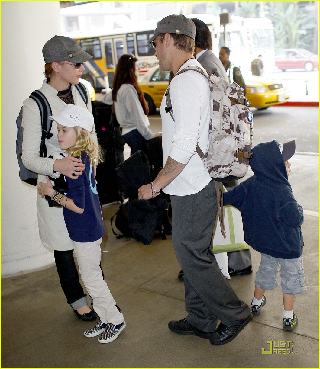 Ryan Phillippe Spends Thanksgiving With The Kids: Photo 1572411 | Abbie ...