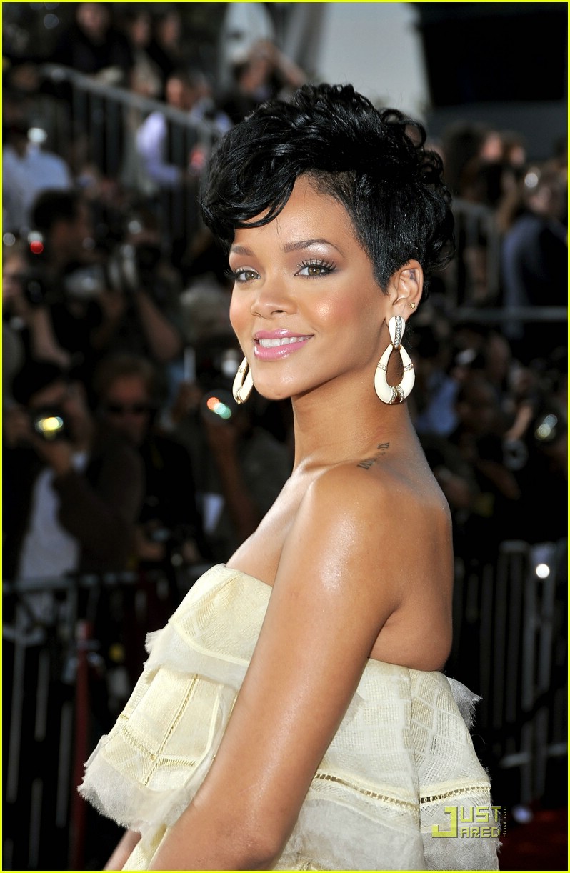 Photo: rihanna wins 2008 american music awards 14 | Photo 1561681 ...