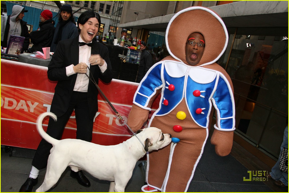 Photo: al roker gingerbread man dog 01 | Photo 1522471 | Just Jared ...