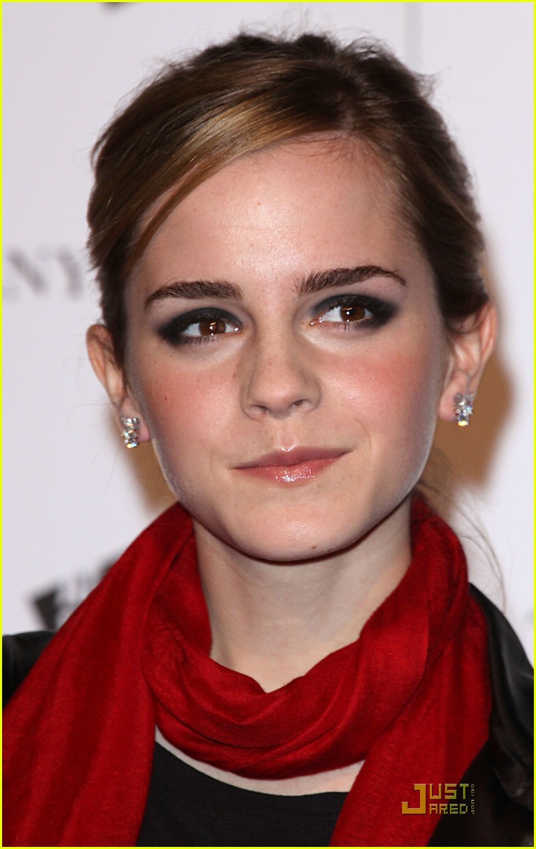 Emma Watson is Ice-Skating Sweet: Photo 1551971 | Emma Watson Photos ...