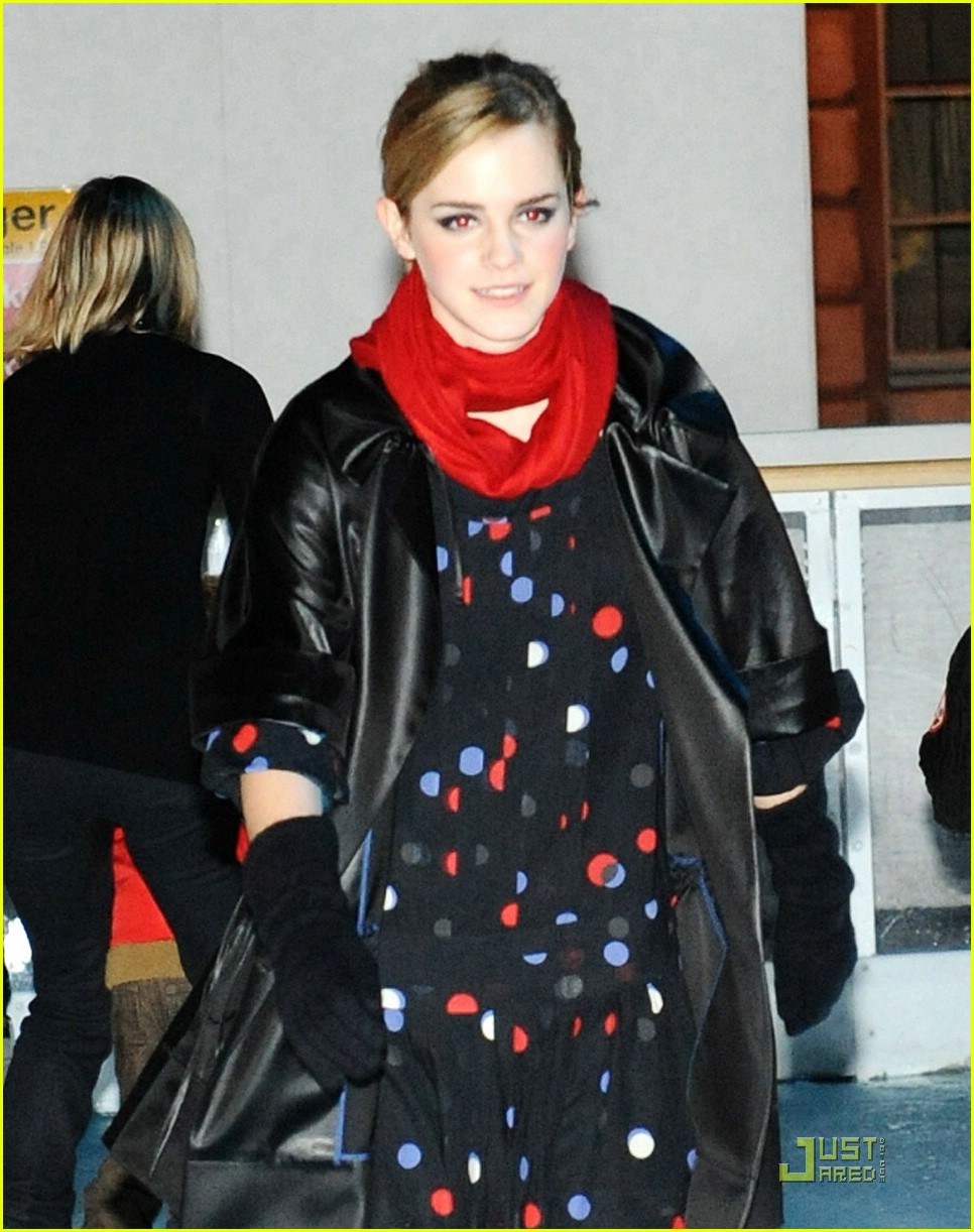 Emma Watson is Ice-Skating Sweet: Photo 1552021 | Emma Watson Photos ...
