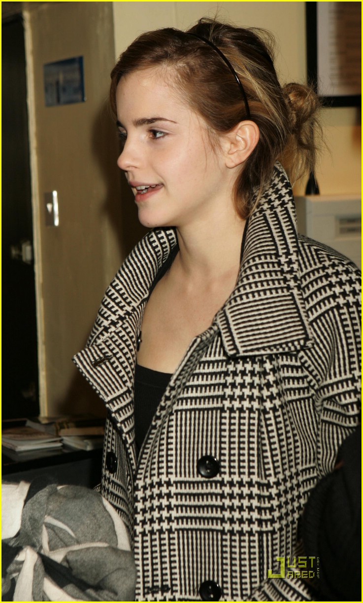 Emma Watson is Dashing In The Dark: Photo 1571761 | Emma Watson Photos ...