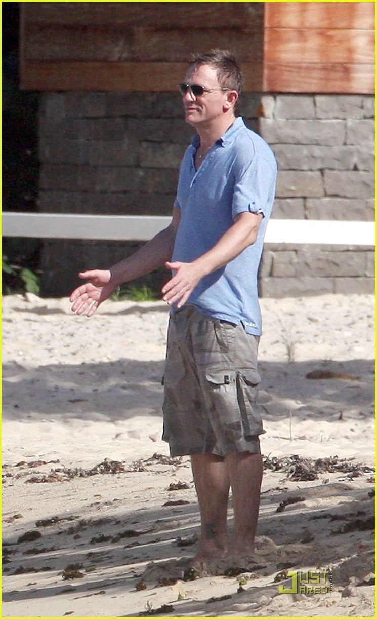 Daniel Craig is St. Bart's Beach Buff: Photo 1617351 | Andy Cohen ...