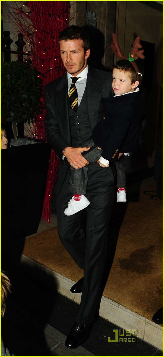 The Beckhams Celebrate Christmas Eve: Photo 1614151 | Brooklyn Beckham ...