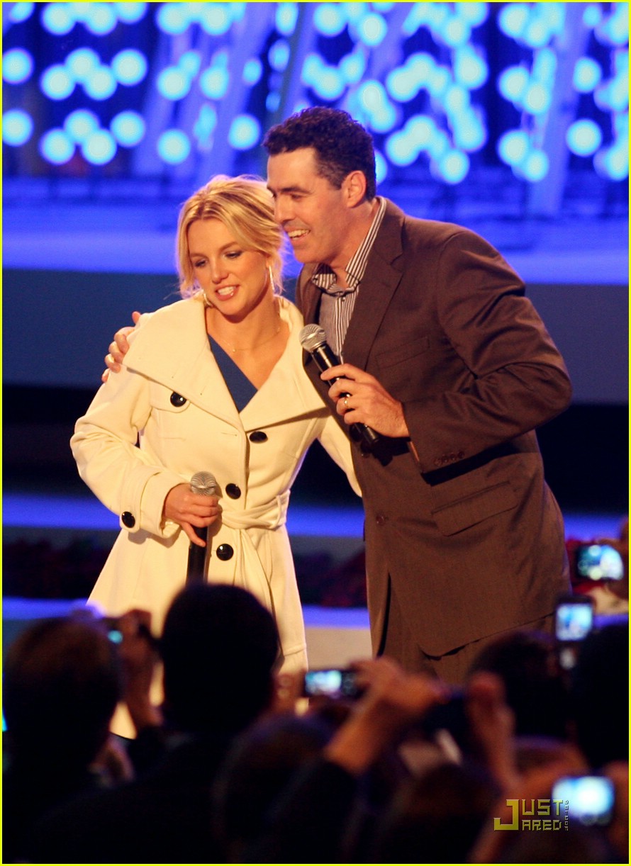 Britney Spears Flips The Candy Cane Switch: Photo 1582531 | Britney ...