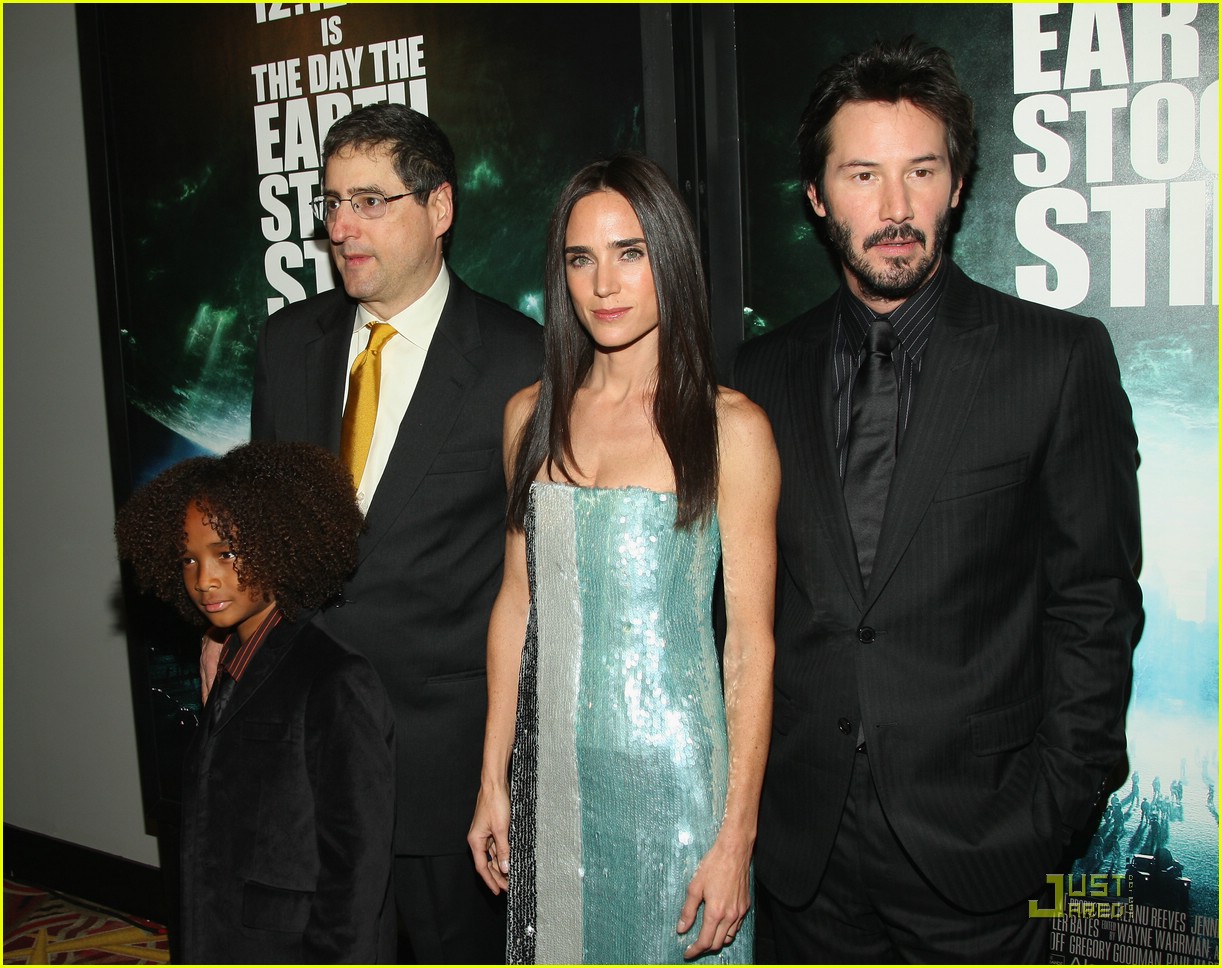 Jennifer Connelly: Earth to Keanu!: Photo 1589881 | Jennifer Connelly ...