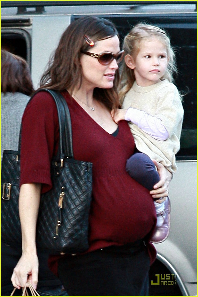 Violet Affleck Has a Super Smile: Photo 1597061 | Ben Affleck ...