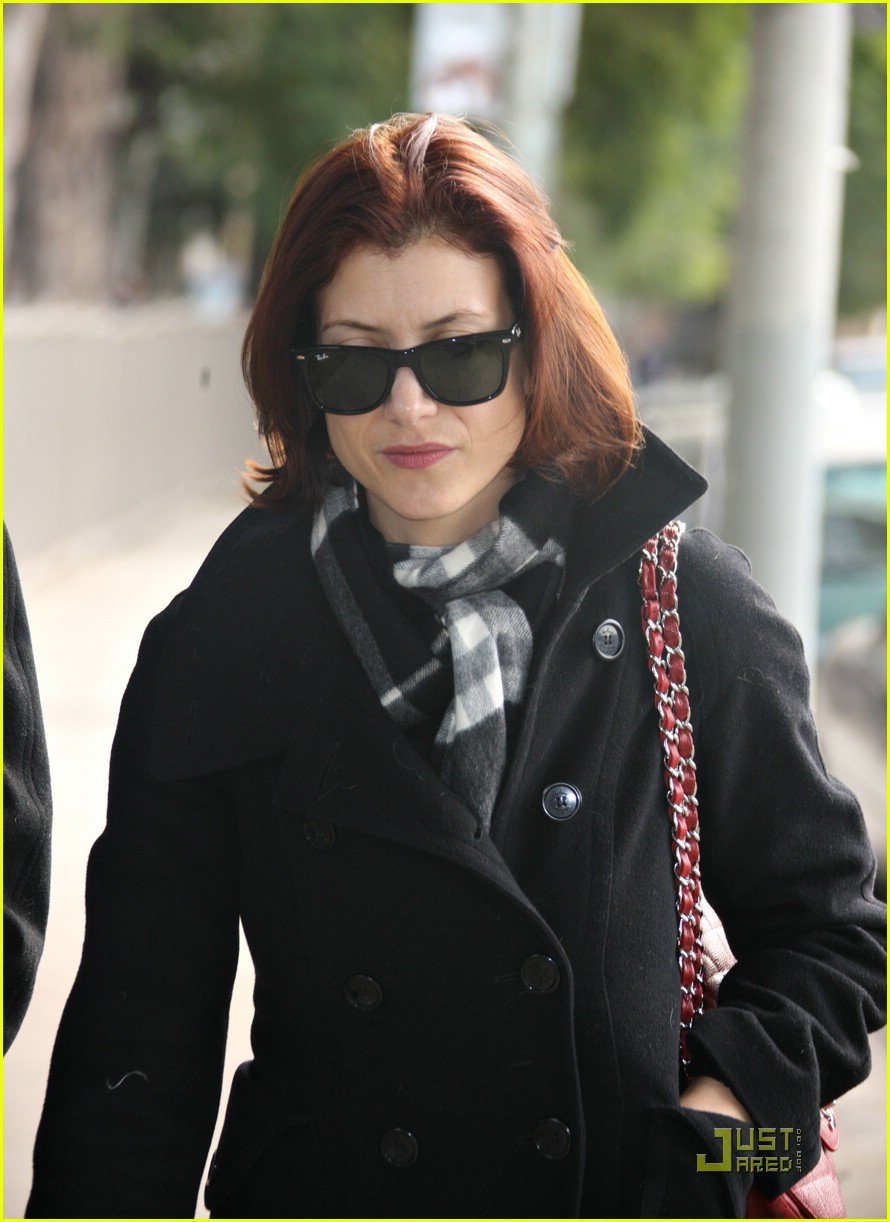 Kate Walsh Gets Poinsettia Pretty: Photo 1597341 | Kate Walsh Photos ...