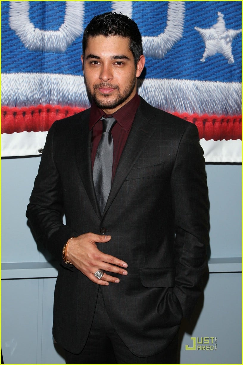 Wilmer Valderrama: Handy Manny Storytime!: Photo 1589551 | Pictures ...