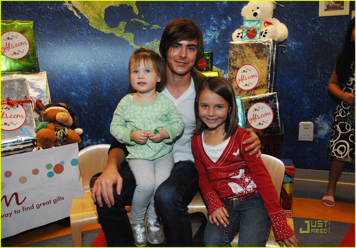 Zac Efron Gifts Mattel Children's Hospital: Photo 1607921 | Zac Efron ...
