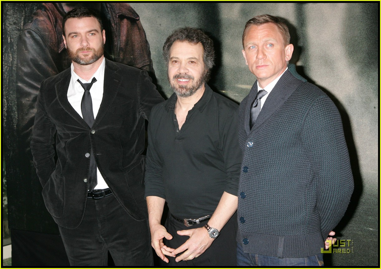 Daniel Craig is Zwick Quick: Photo 1634151 | Daniel Craig, Liev ...