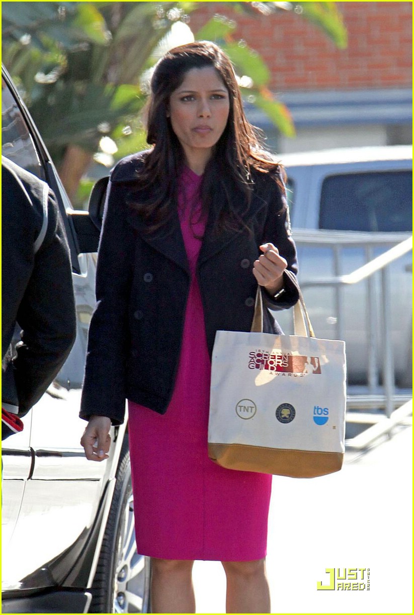 Freida Pinto's Advice From Angelina Jolie: Photo 1687901 | Freida Pinto ...