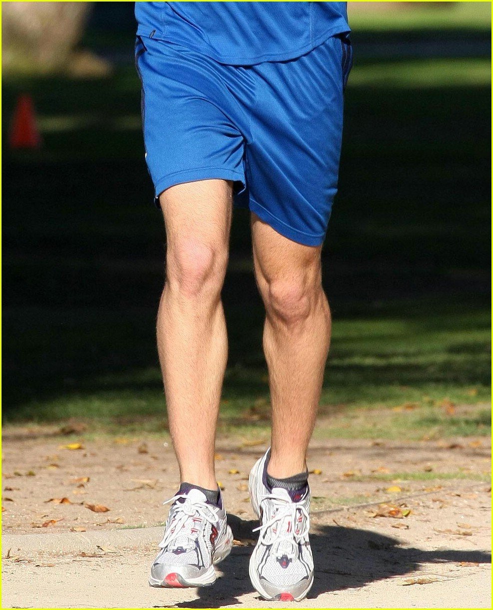 Jake Gyllenhaal: Happy Feet!: Photo 1653621 | Jake Gyllenhaal Pictures ...