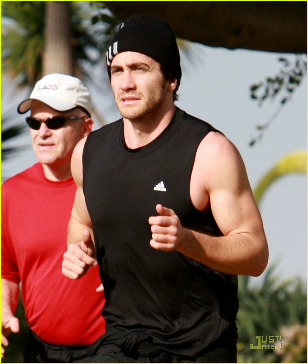 Photo: jake gyllenhaal running 09 | Photo 1638101 | Just Jared ...