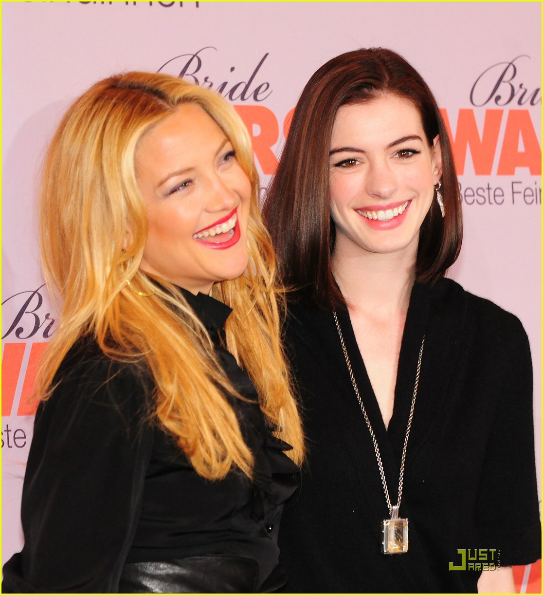 Anne Hathaway is Bride Wars Beautiful: Photo 1657371 | Anne Hathaway ...