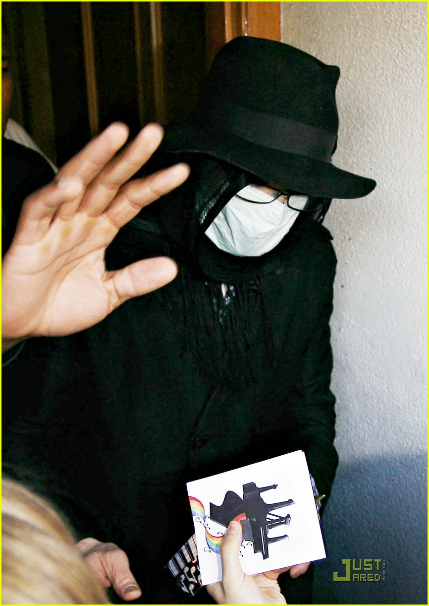 Michael Jackson Waves to the World: Photo 1654501 | Michael Jackson ...