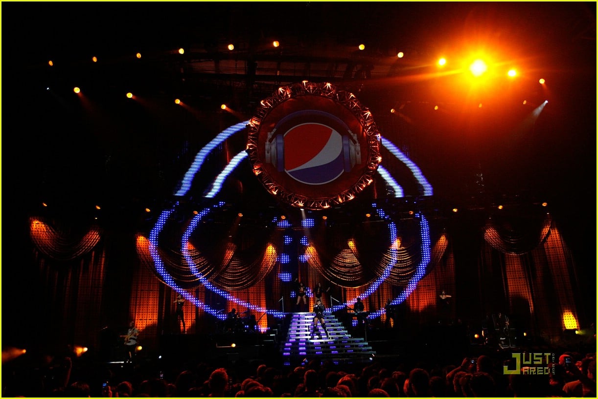 Kim Kardashian is Popcorn Playful: Photo 1691011 | Kim Kardashian ...