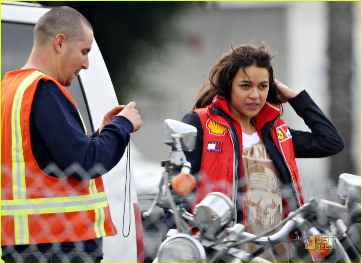 Michelle Rodriguez Has Trash Time: Photo 1631301 | Michelle Rodriguez ...