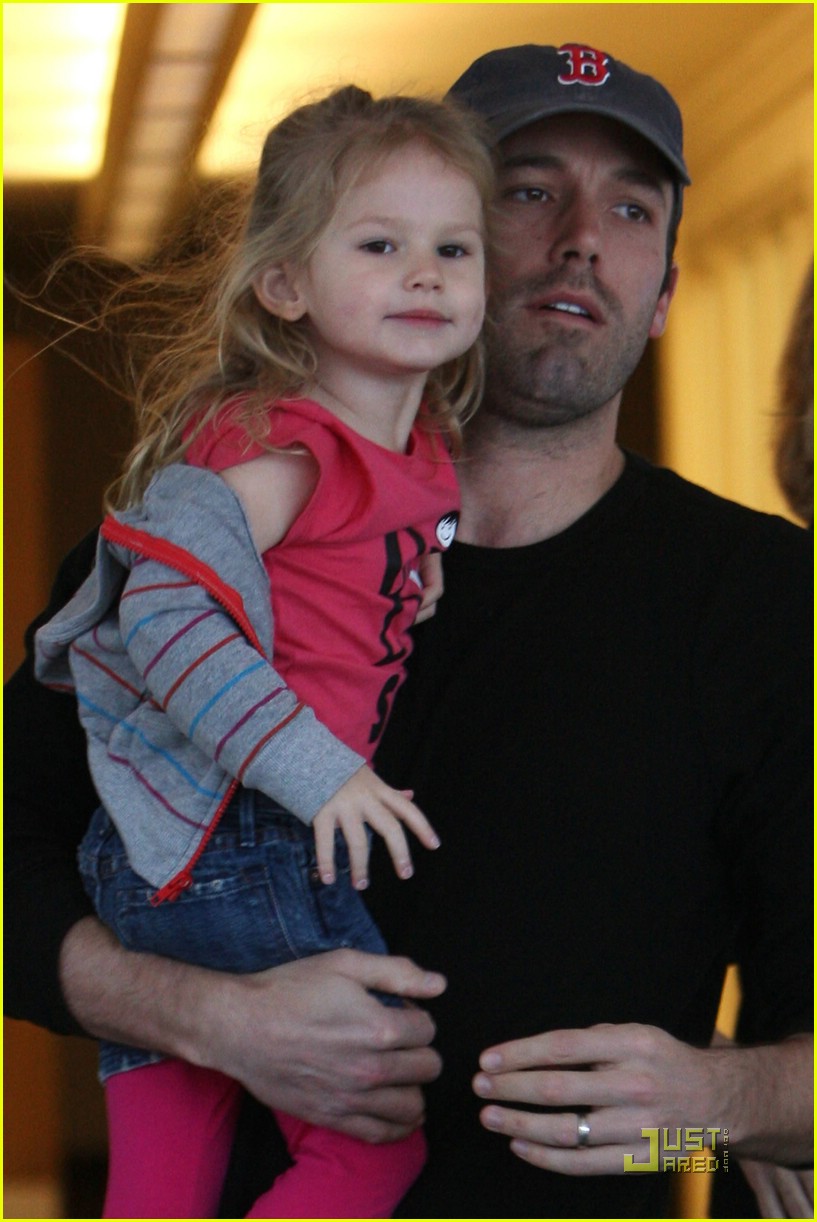 Violet Affleck: Reading, Writing, Red Sox!: Photo 1650361 | Ben Affleck ...
