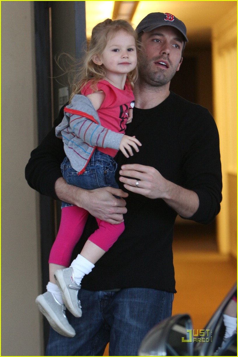Violet Affleck: Reading, Writing, Red Sox!: Photo 1650371 | Ben Affleck ...