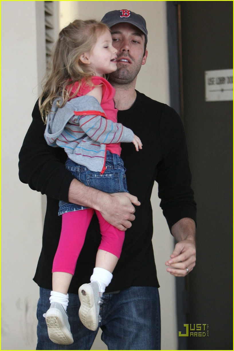 Violet Affleck: Reading, Writing, Red Sox!: Photo 1650411 | Ben Affleck ...