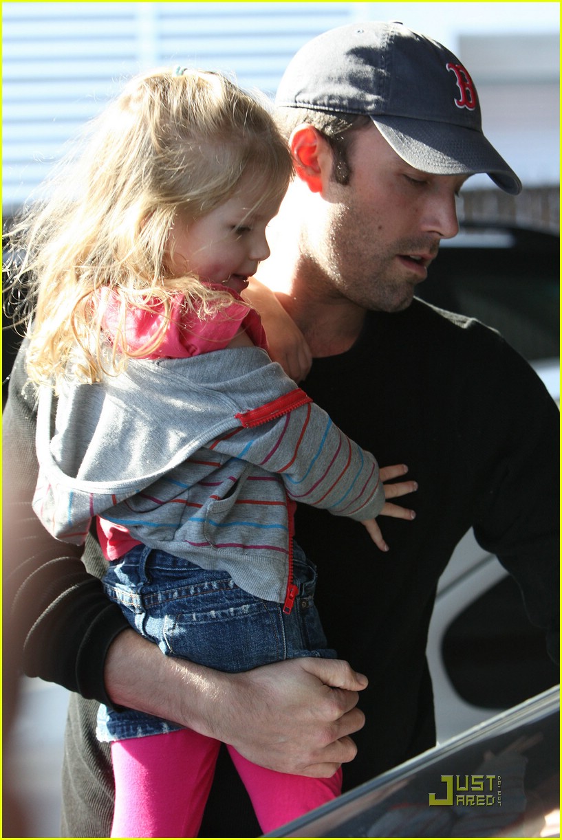 Violet Affleck: Reading, Writing, Red Sox!: Photo 1650431 | Ben Affleck ...