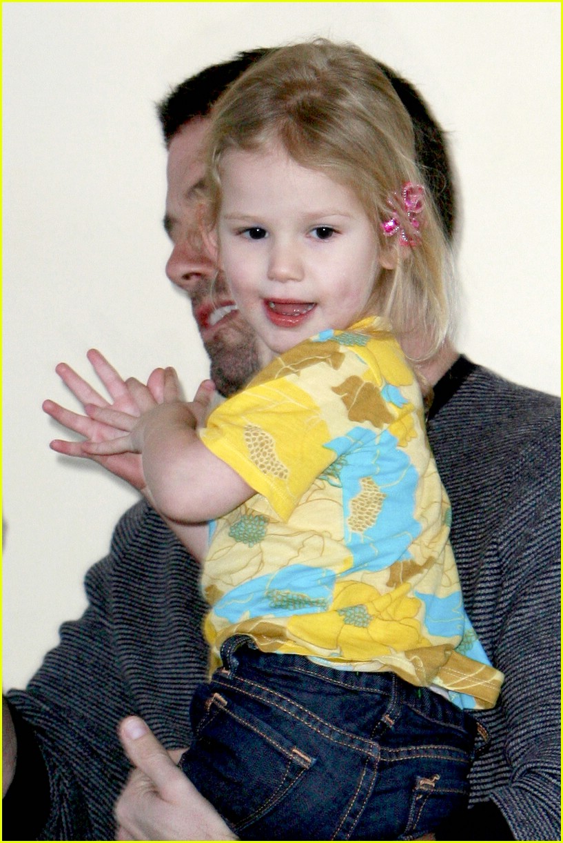 Violet Affleck Shows Sippy Cup Smile: Photo 1656511 | Ben Affleck ...