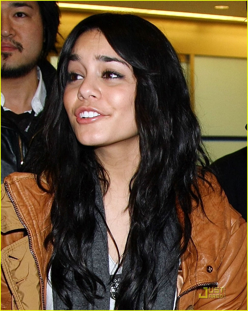 Zanessa-Mania Strikes Japan: Photo 1675691 | Vanessa Hudgens, Zac Efron ...