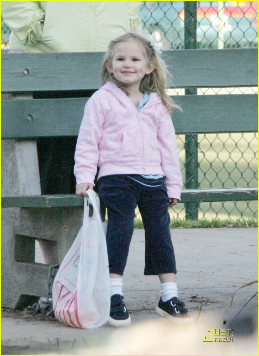 Violet Affleck: Skip To My Lou!: Photo 1715531 | Ben Affleck, Celebrity ...