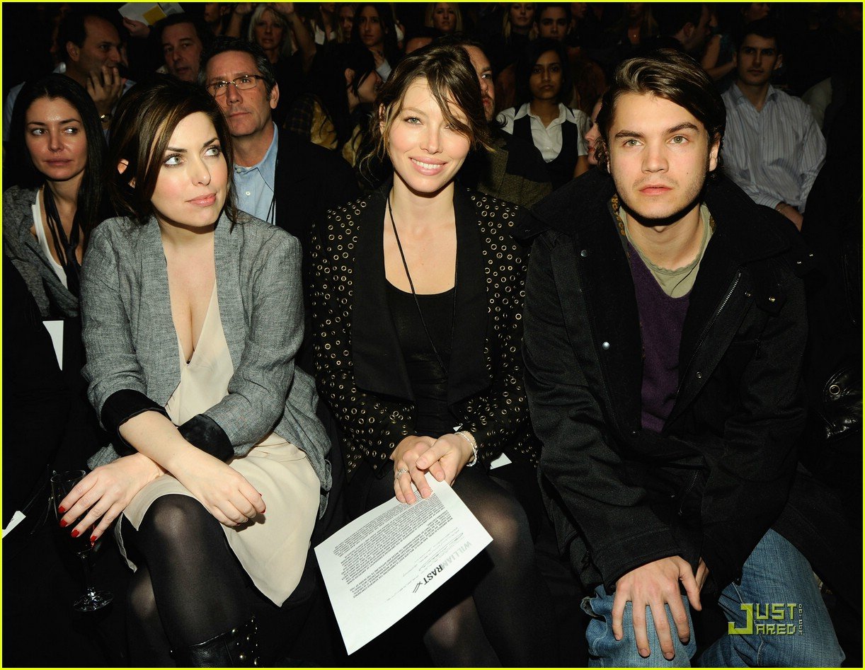 Jessica Biel Falls For Fall Fashion: Photo 1730151 | Photos | Just ...