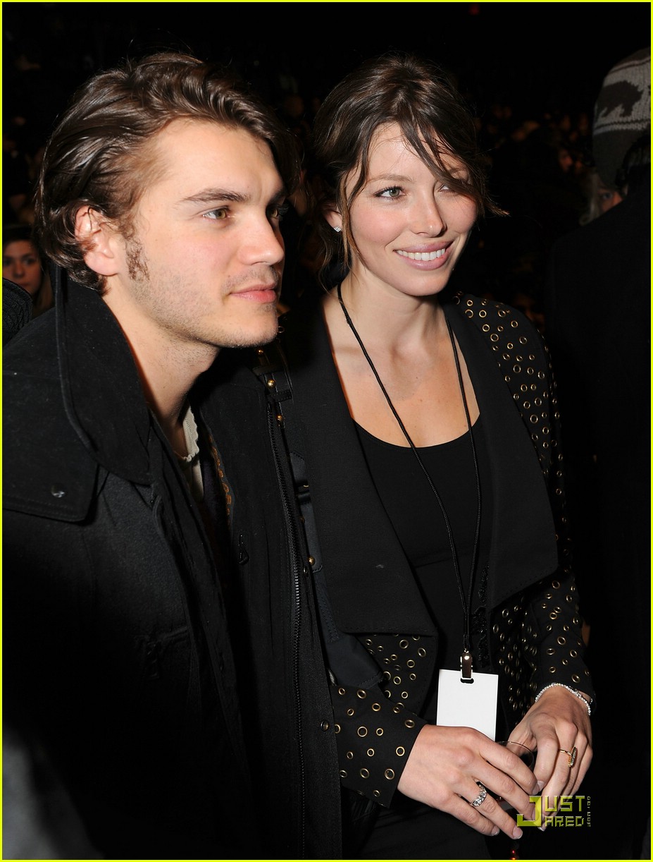 Jessica Biel Falls For Fall Fashion: Photo 1730221 | Jessica Biel ...