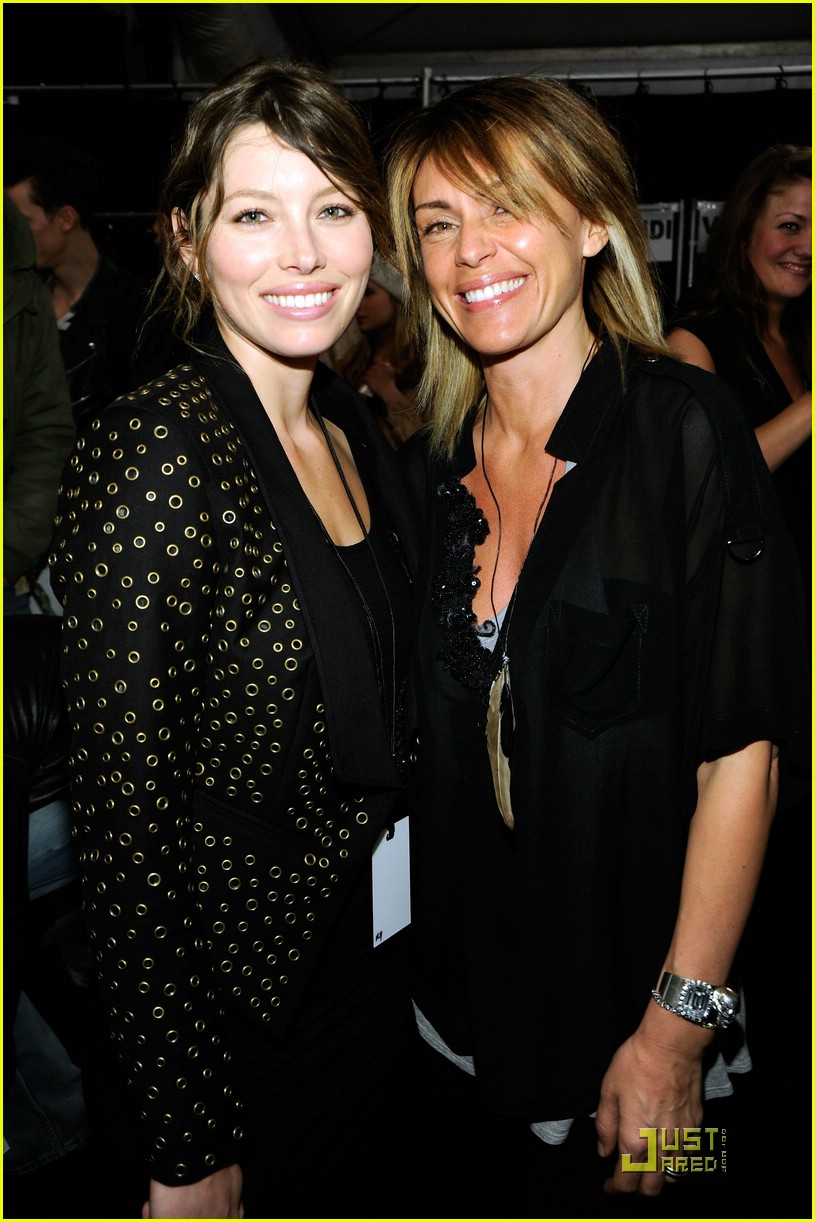 Jessica Biel Falls For Fall Fashion: Photo 1730301 | Jessica Biel ...