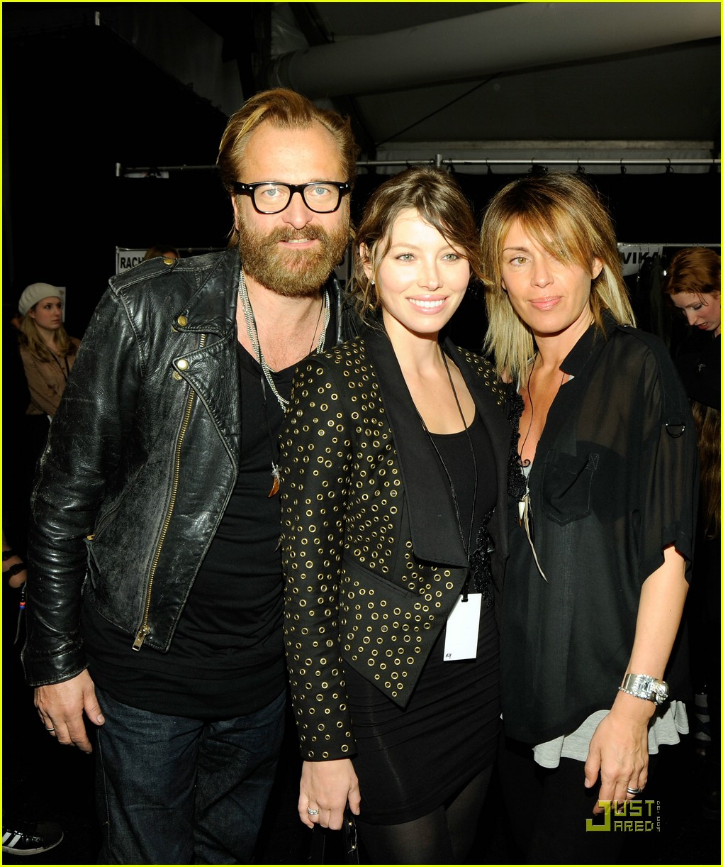 Jessica Biel Falls For Fall Fashion: Photo 1730361 | Jessica Biel ...