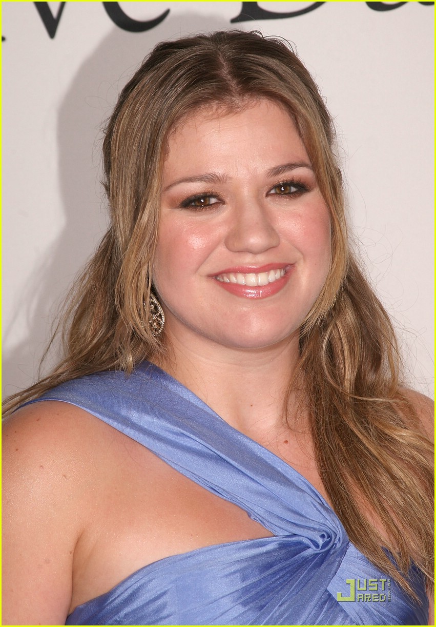 Kelly Clarkson Salutes Clive Davis: Photo 1709891 | Kelly Clarkson ...