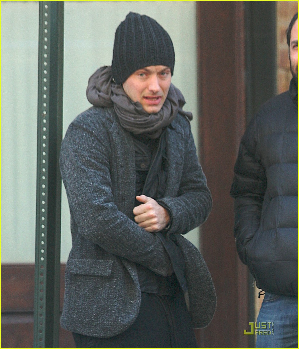 Jude Law Does A Rain Dance: Photo 1735471 | Jude Law Pictures | Just Jared