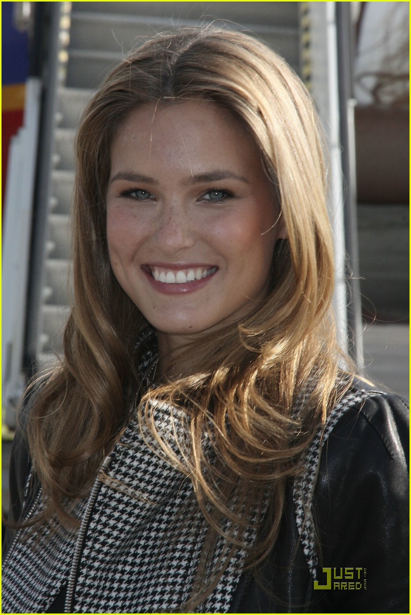Bar Refaeli Pictured On Plane -- SI One!: Photo 1719951 | Bar Refaeli ...