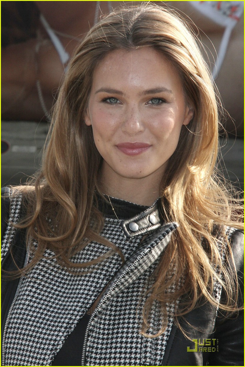 Bar Refaeli Pictured On Plane -- SI One!: Photo 1720001 | Bar Refaeli ...