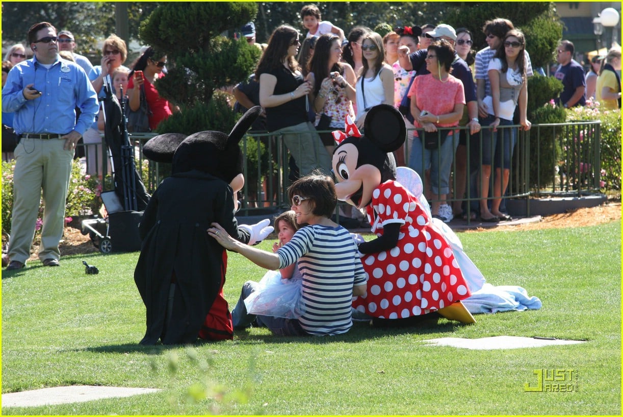 Suri Cruise is a Disney Pretty Princess: Photo 1728661 | Celebrity ...