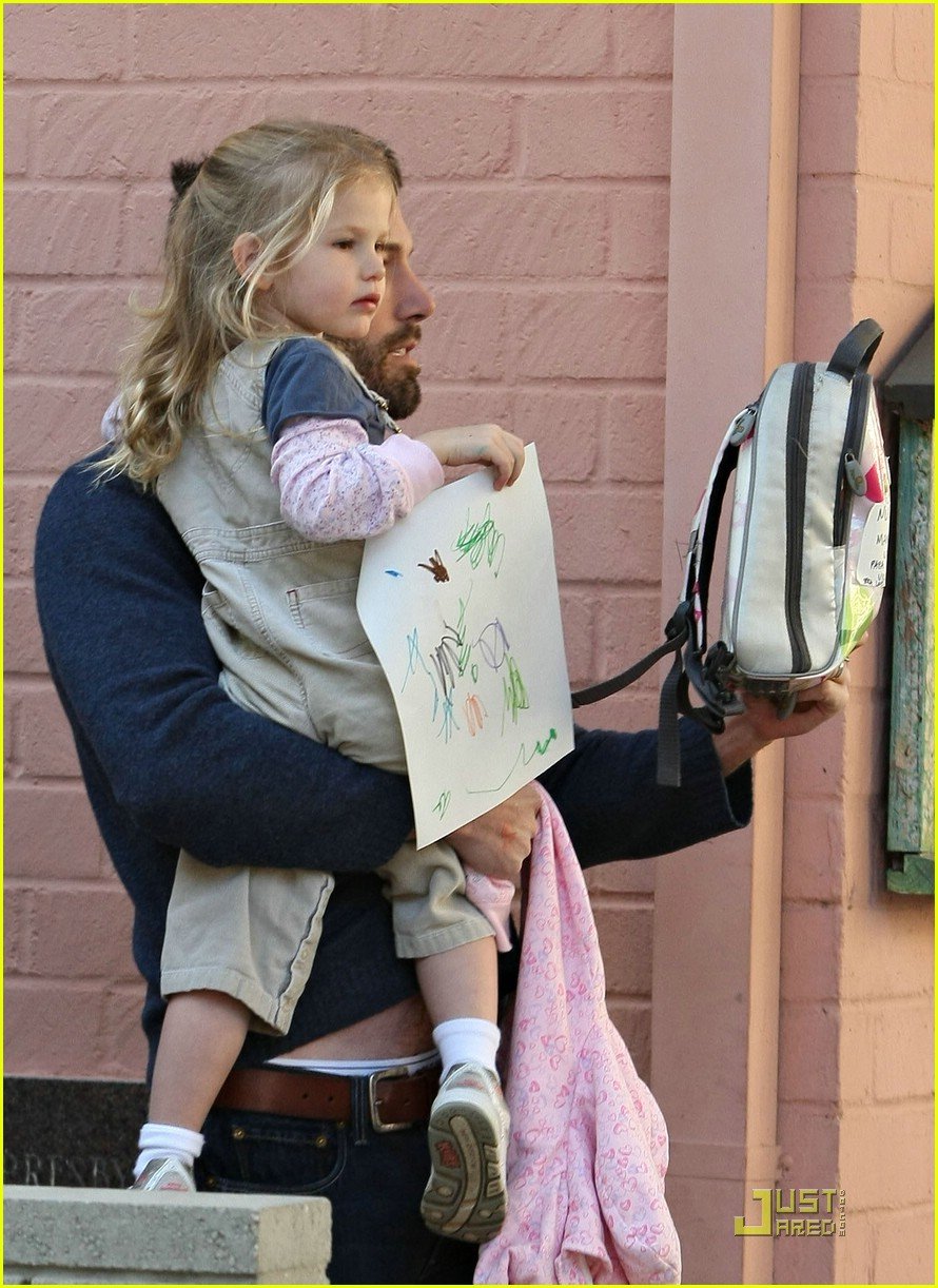 Violet Affleck is a Pocketful of Sunshine: Photo 1696641 | Ben Affleck ...