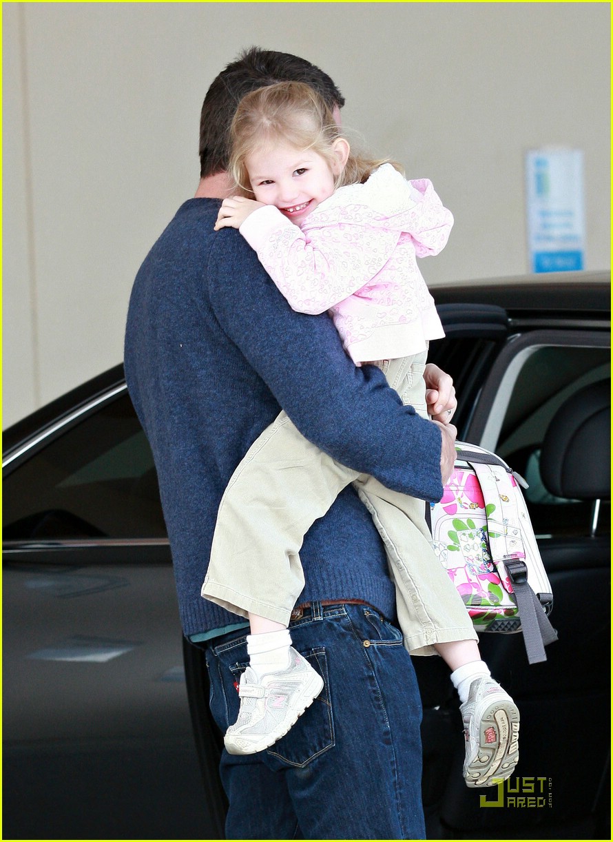 Violet Affleck is a Pocketful of Sunshine: Photo 1696681 | Ben Affleck ...