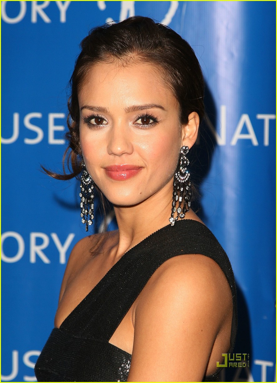 Photo: jessica alba gets glaad 08 | Photo 1815231 | Just Jared